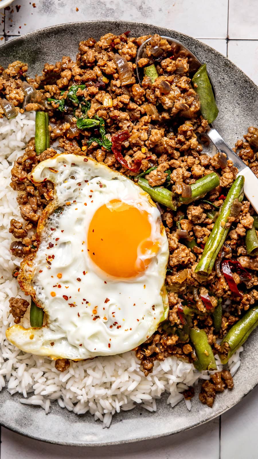 Pad Kra Pao (Thai Holy Basil Stir Fry) - Bites of Beri